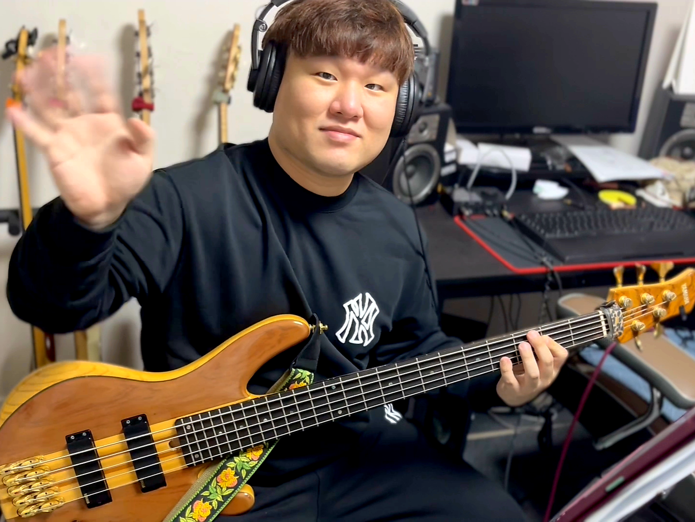 Korean bassist Sunghoon Jeon – Sarang H. Lee